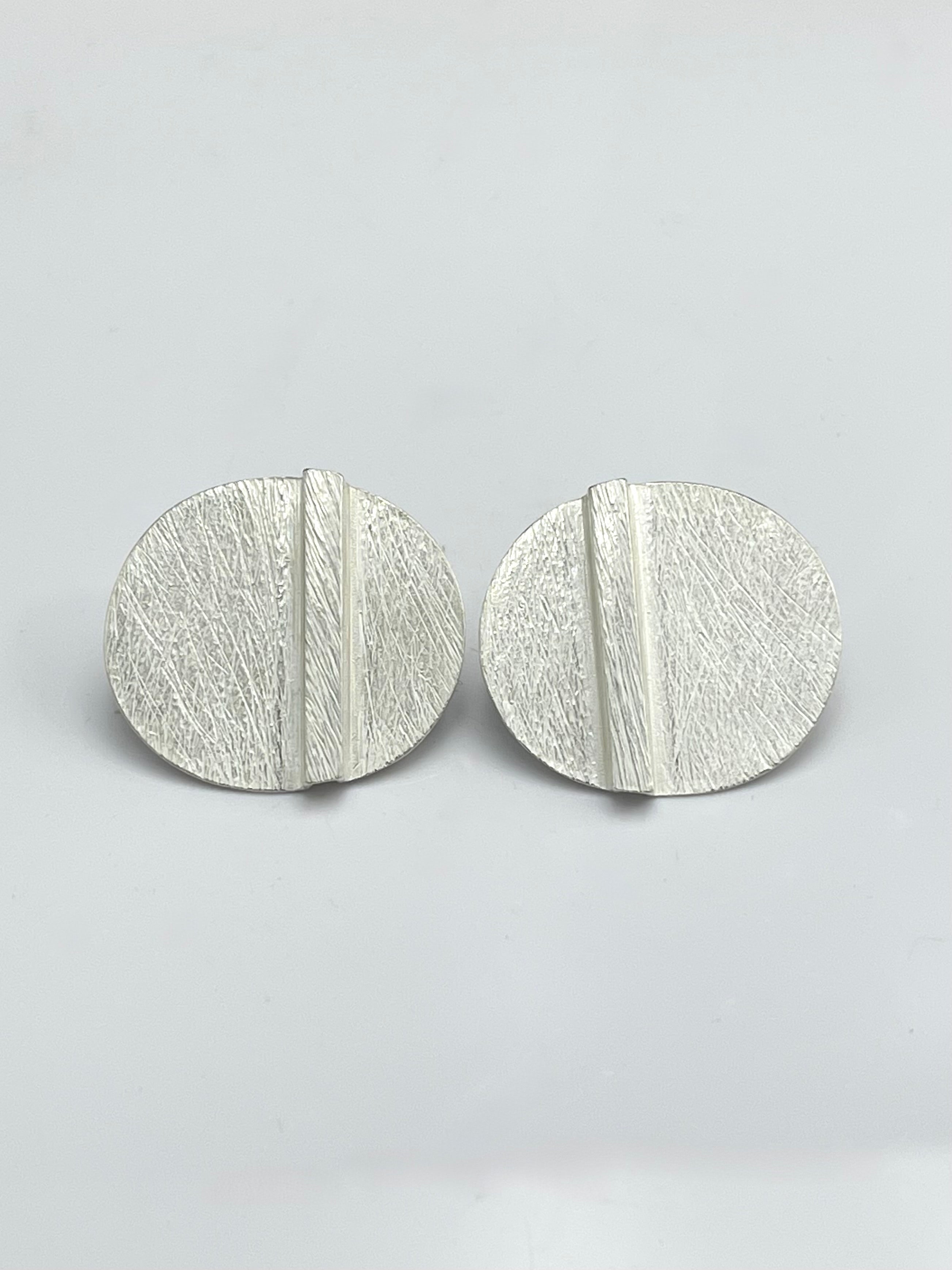 Heather Guidero Large Carved Oval Platform Earrings – MOTTO Harvard Square